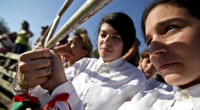 Women Bullfighting of Portugal - Brave Beauties - XciteFun.net